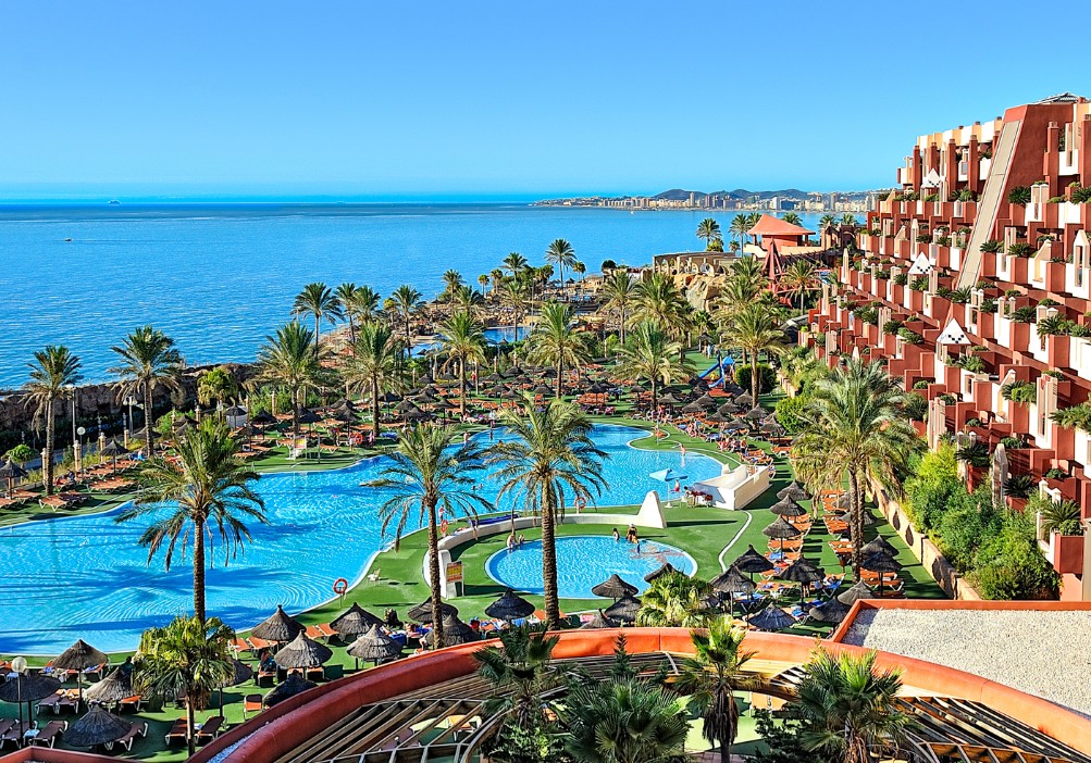 Meliá se expande en la Costa del Sol: Holiday World Resort se une a su ...